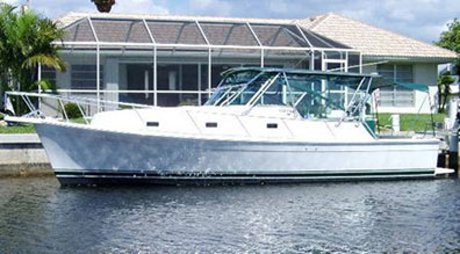 Aqualane Shore luxury waterfront homes for sale.