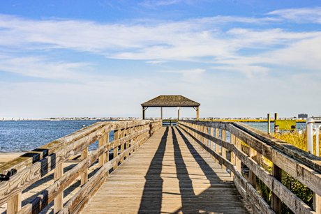 Somers Point Waterfront: Luxury Homes by the Bay