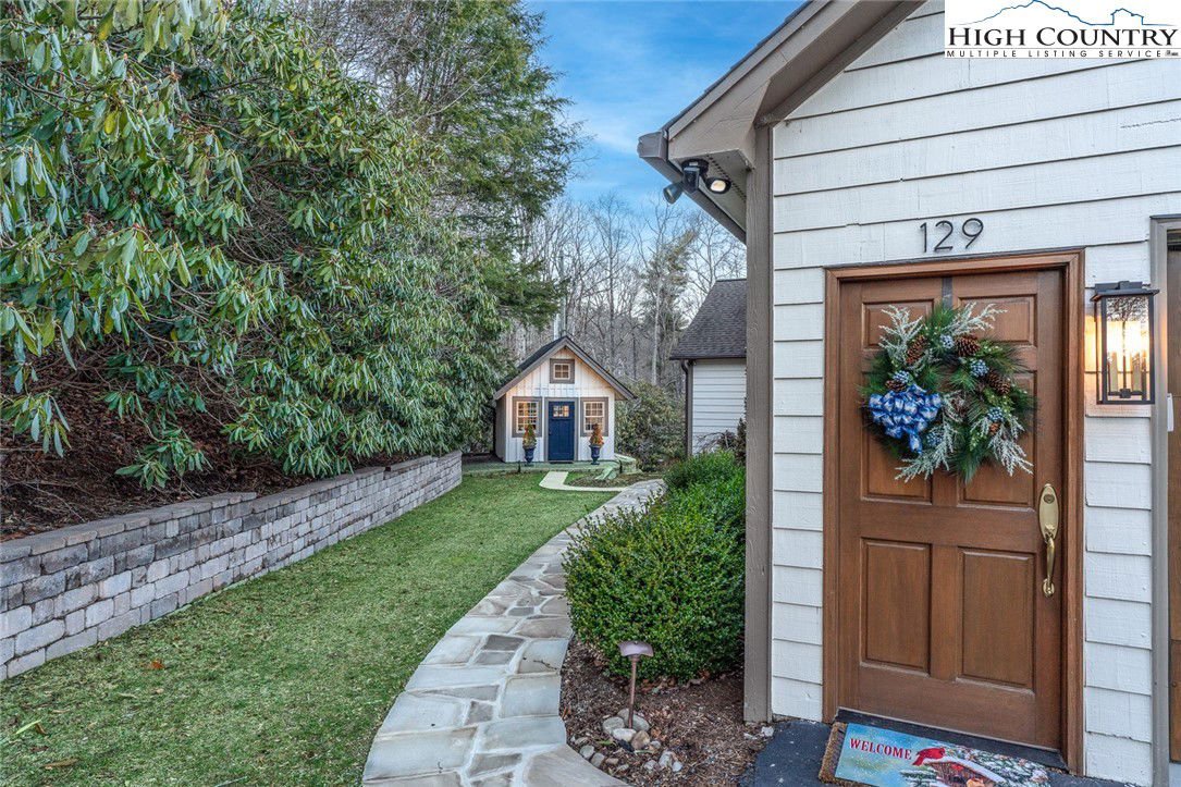 129 Valley View Road, Blowing Rock, 28605