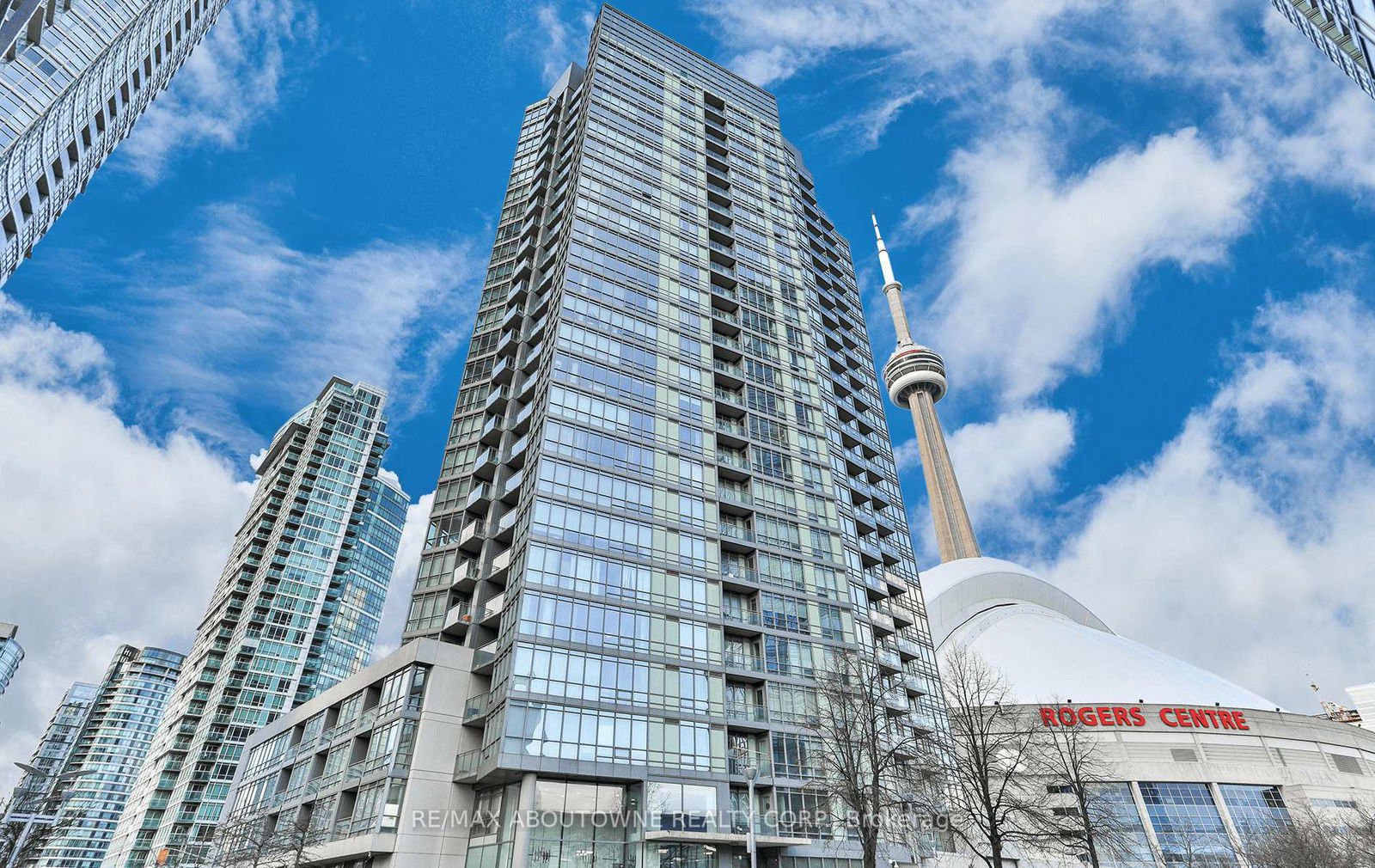 View 3 Navy Wharf Court Unit Ph02, Toronto | MLS# C12683546 ...