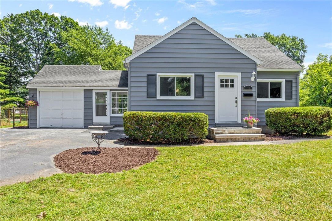 279 Hampton Boulevard, Greece, 14612