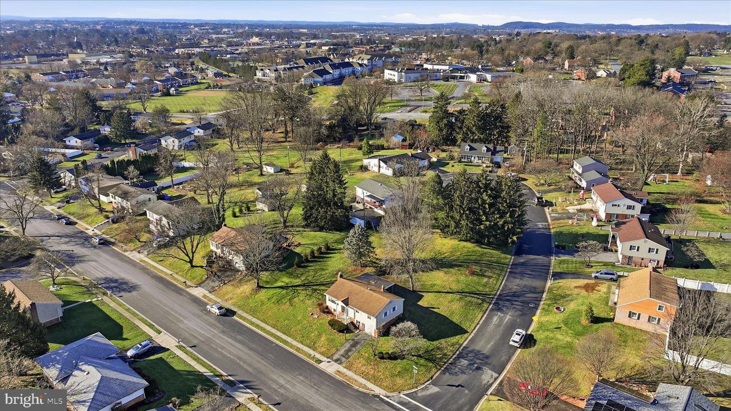 1828 Crooked Oak Dr, Lancaster, 17601