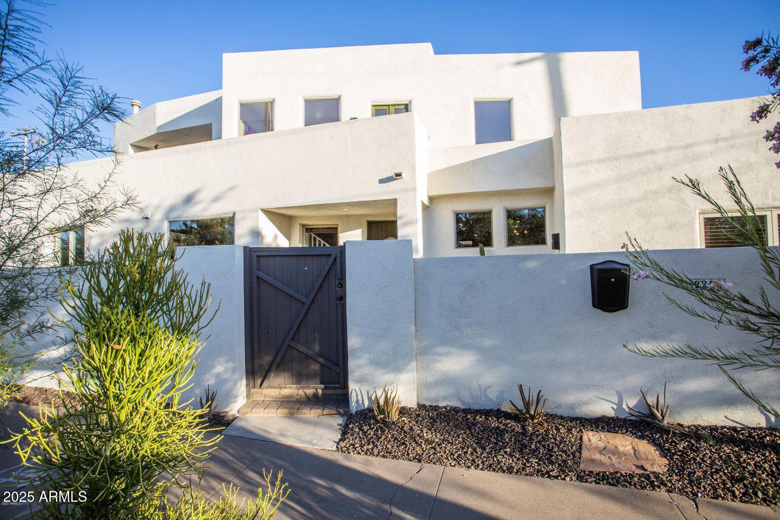 2257 N 16th Avenue, Phoenix, Arizona 85007. 4 bedrooms 3 baths with ...