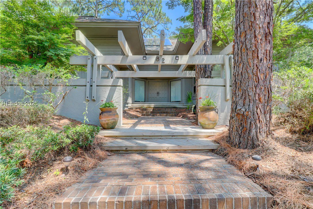 82 S Sea Pines Drive, Hilton Head Island, 29928