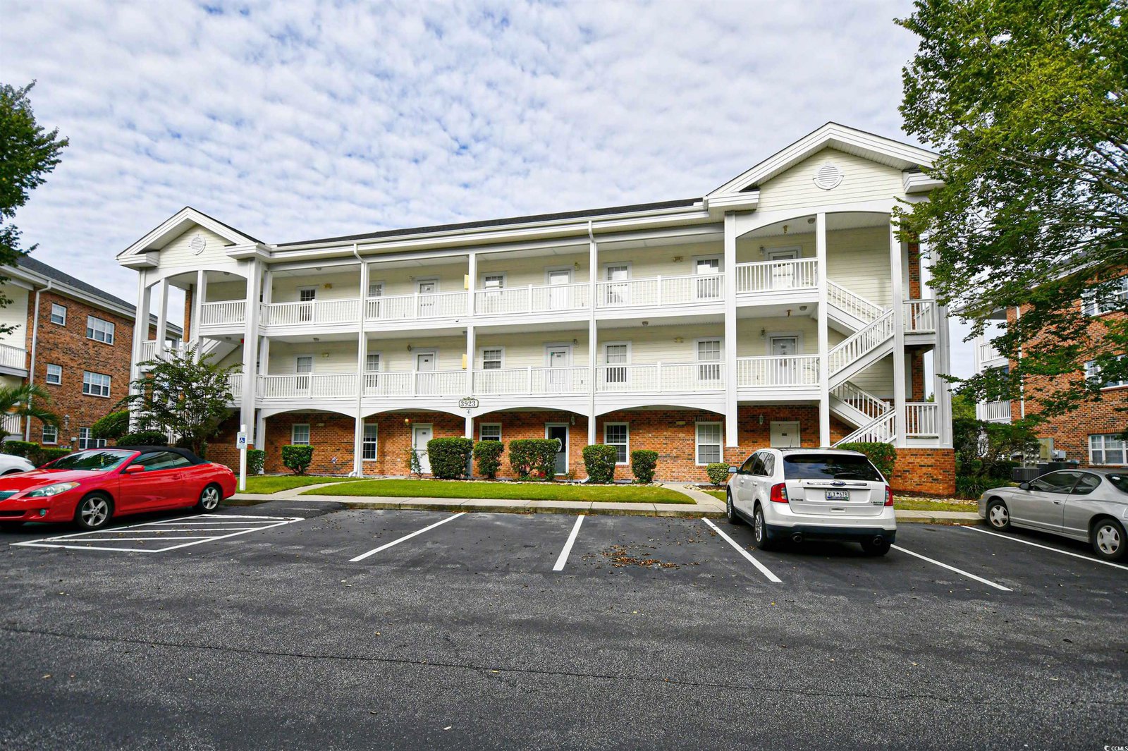 3923 Gladiola Ct. Unit 301, Myrtle Beach, 29588
