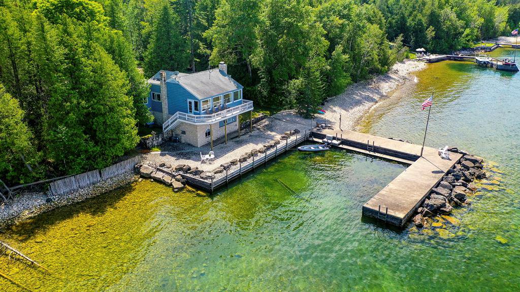 1758 Hillside Dr, Ellison Bay, 54210