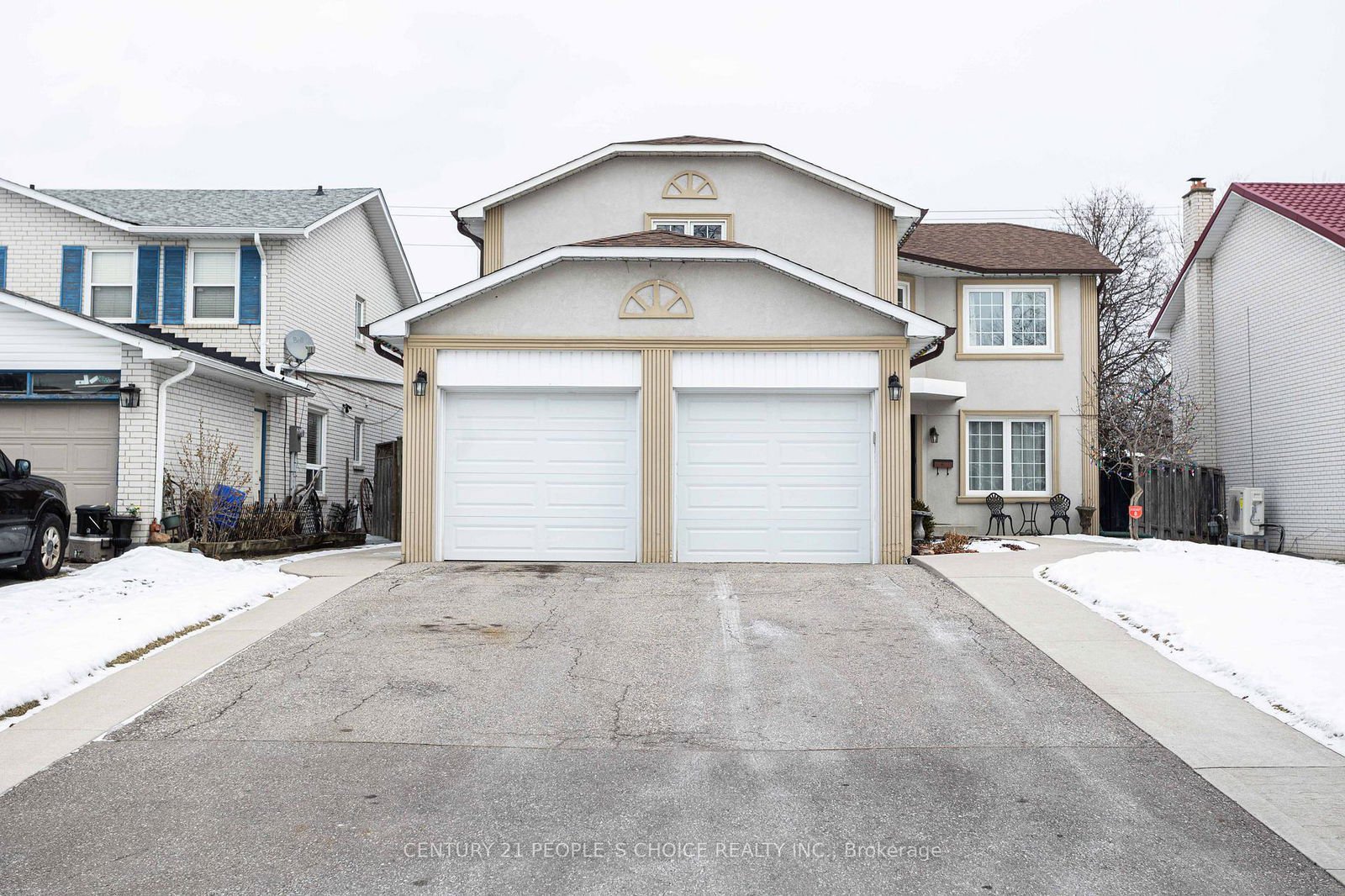View 32 Madrid Crescent, Brampton | MLS# W12659346 | Central Park Real ...