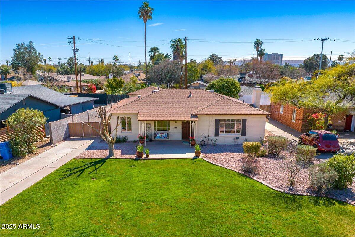 855 E Windsor Avenue, Phoenix, Arizona 85006. 3 bedrooms 1.75 baths ...