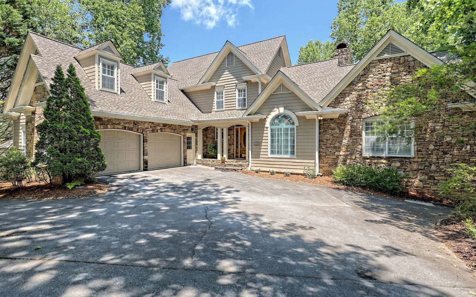 2291 Hy Top Road, Young Harris, 30582