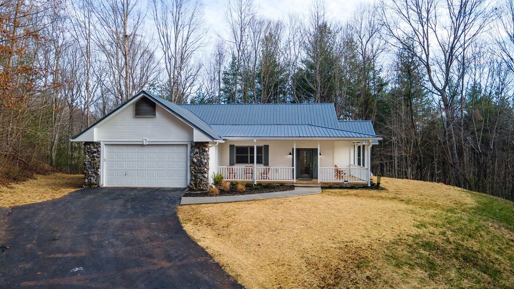 175 Crane Creek Road, Young Harris, 30582