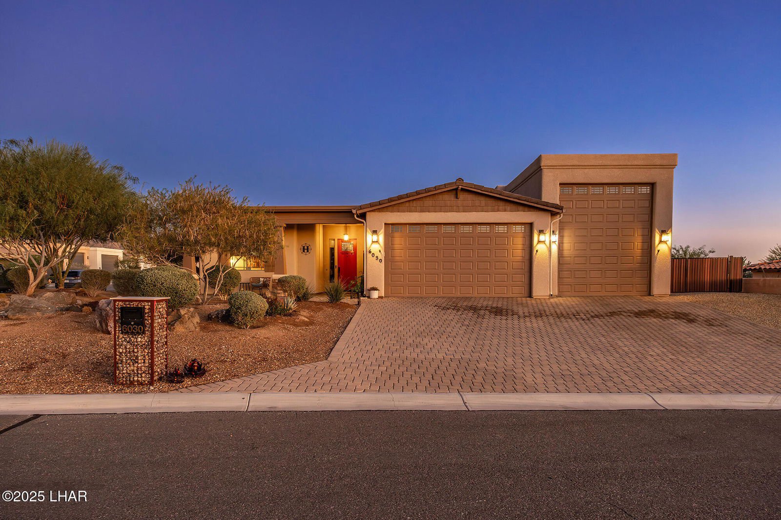6030 Circula De Hacienda, Lake Havasu City, 86406