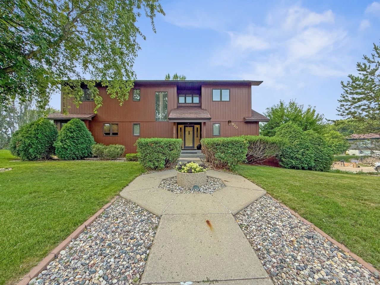 920 26th St. Nw, Minot, 58703