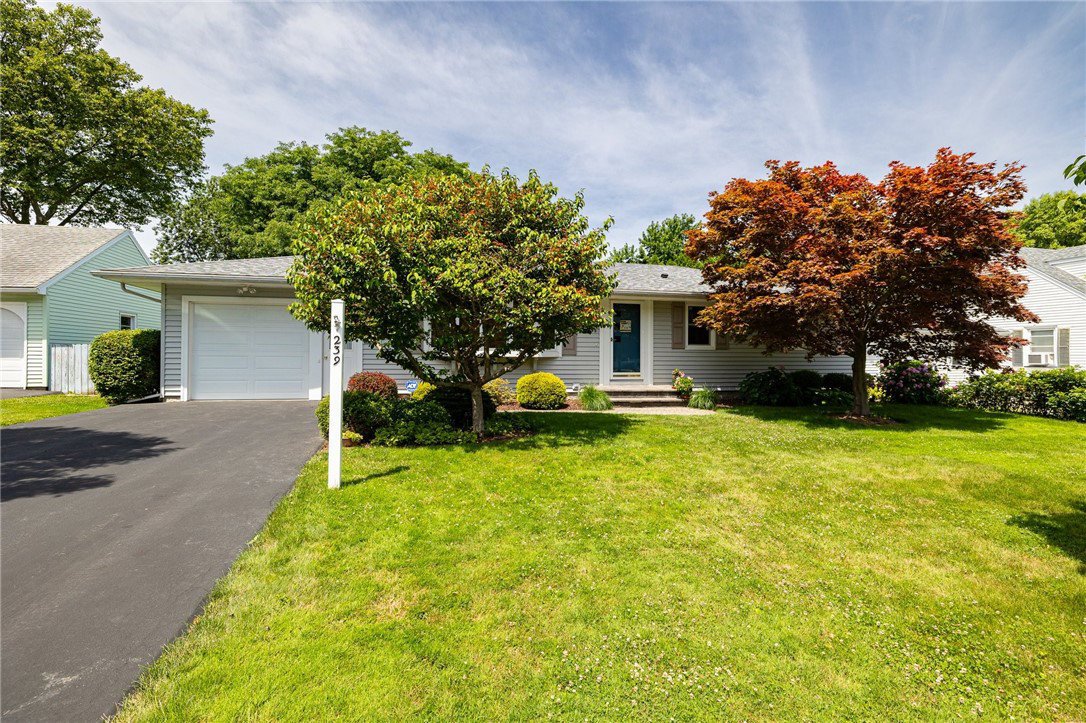 239 Morrow Drive, Greece, 14616