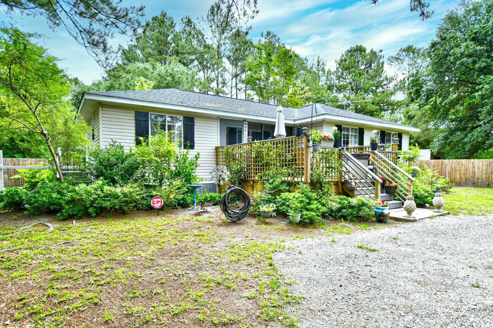 301 Spring Pond Ln., Georgetown, 29440