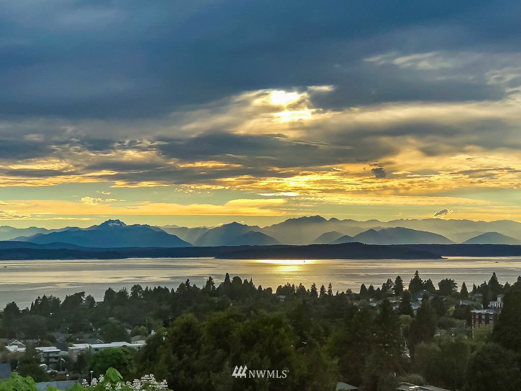 6707 38th Avenue SW, Seattle, 98126