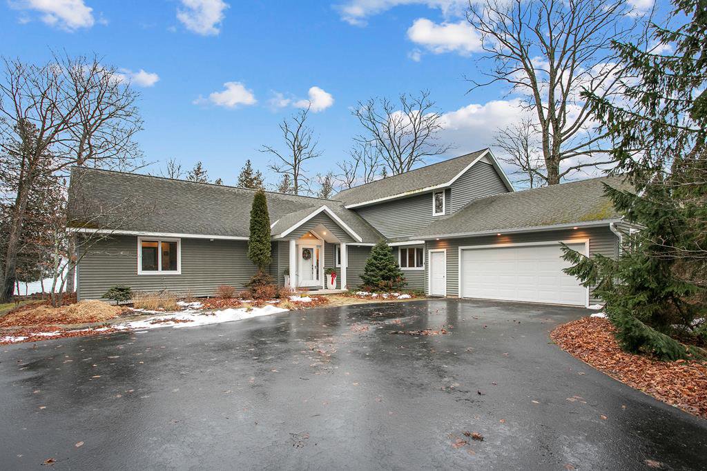 4250 Glidden Dr, Sturgeon Bay, 54235