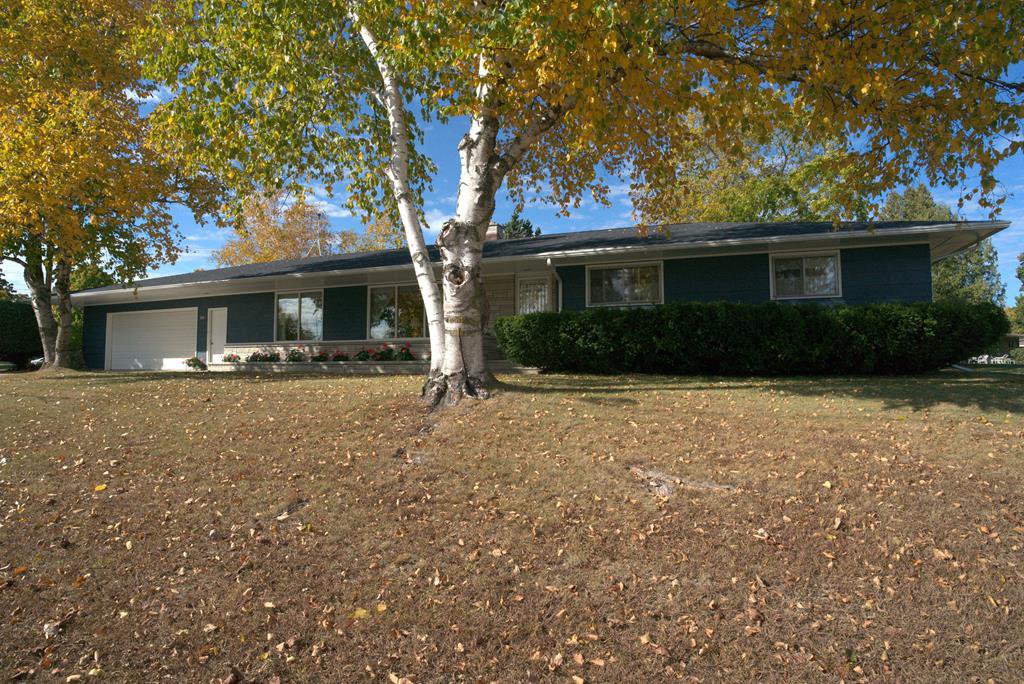 340 W Spruce St, Sturgeon Bay, 54235
