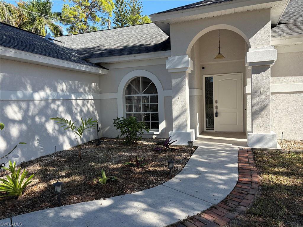 804 Bluebird ST, Naples, 34104