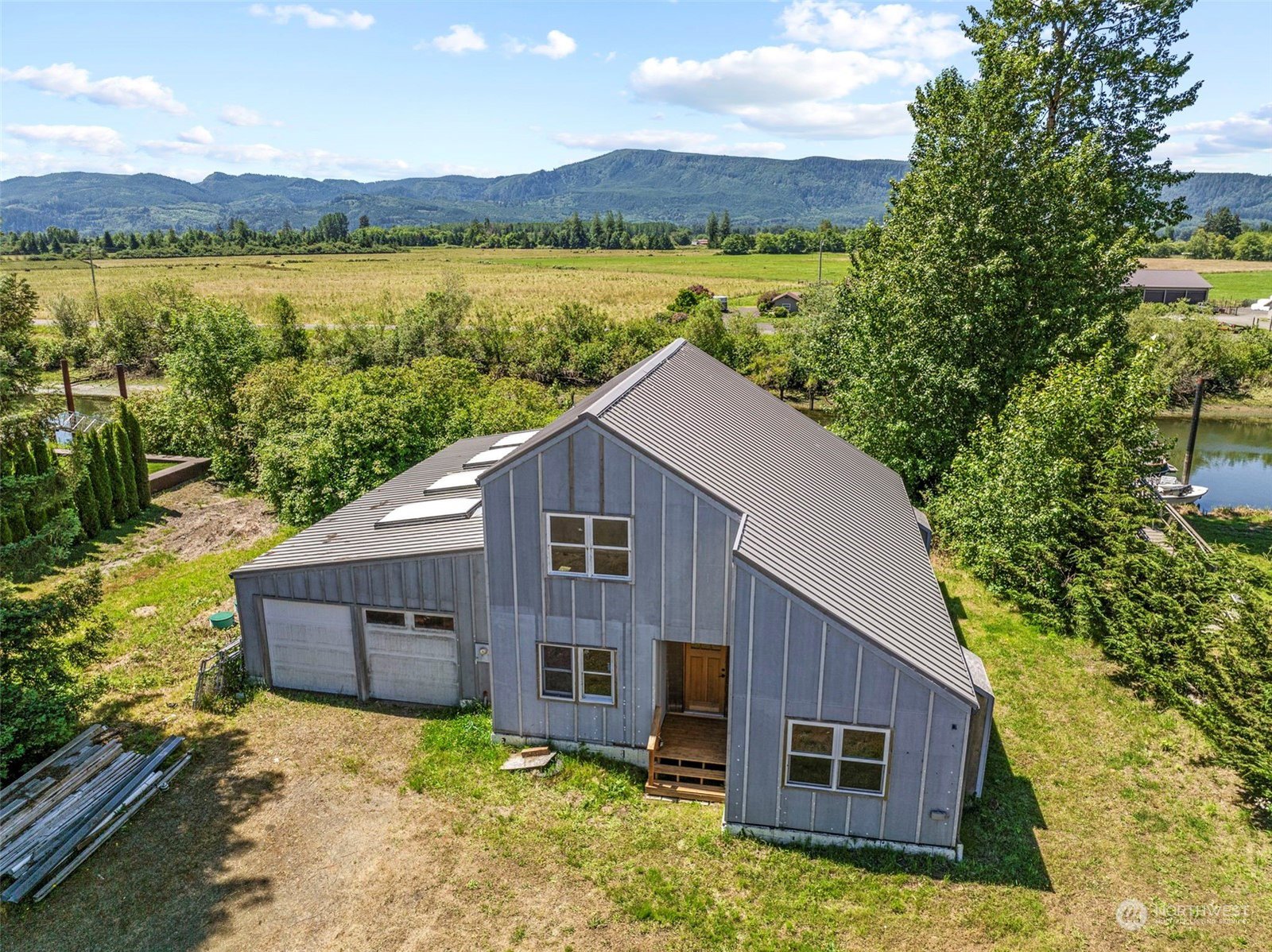 377 E Little Island Road, Cathlamet, 98612