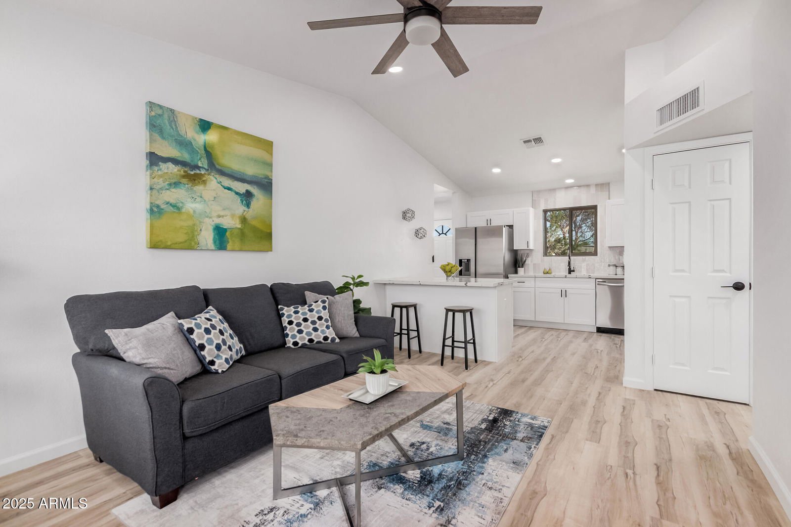 11025 E Cholla Road, Mesa, Arizona 85207. 4 bedrooms 2 baths with 1170 square feet of living space.