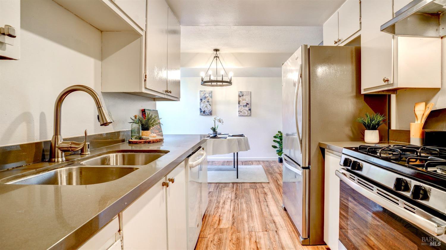 1010 Ruth Place, Santa Rosa, 95401