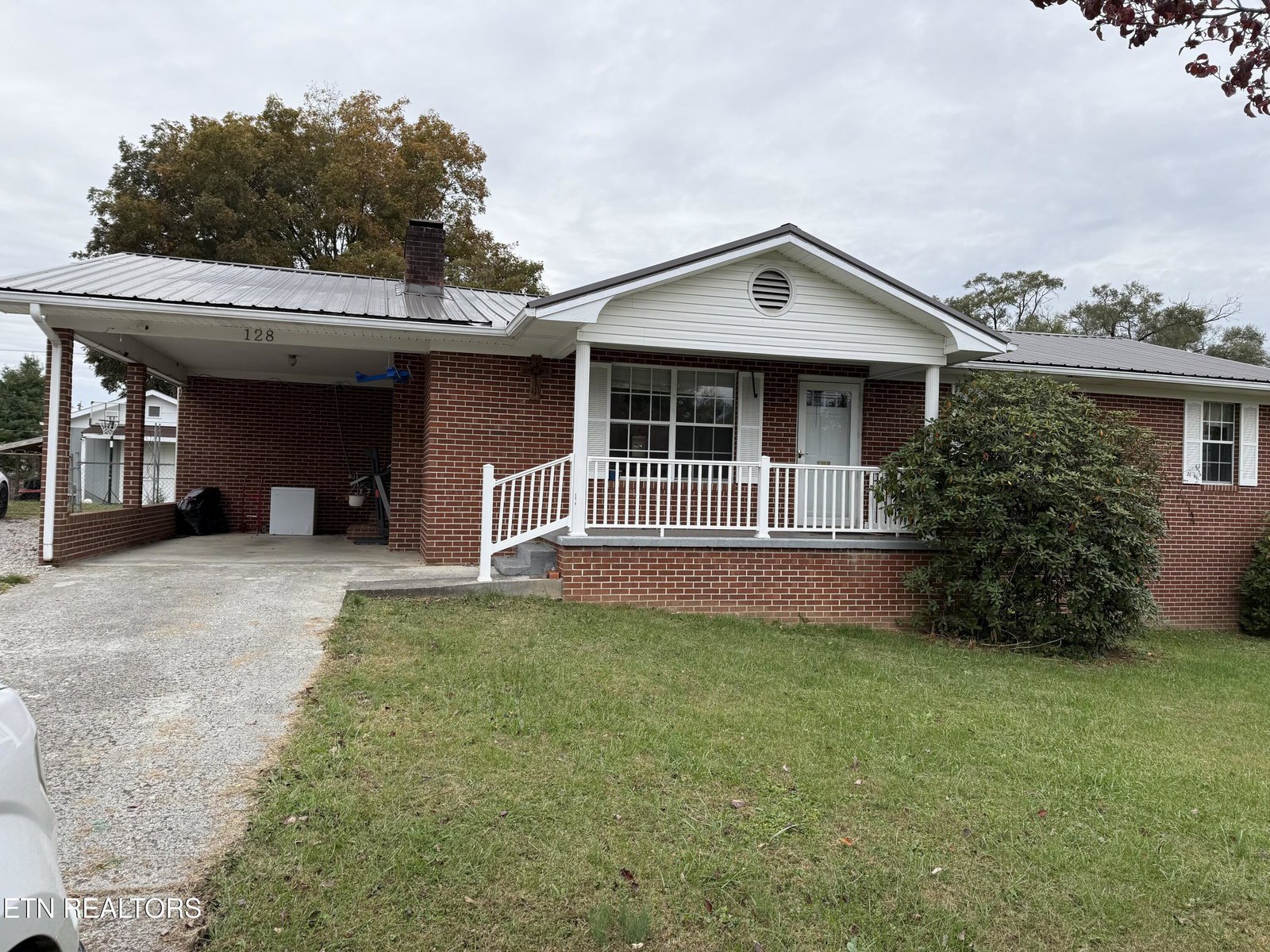 128 Chapman Crest Drive, Lafollette, 37766