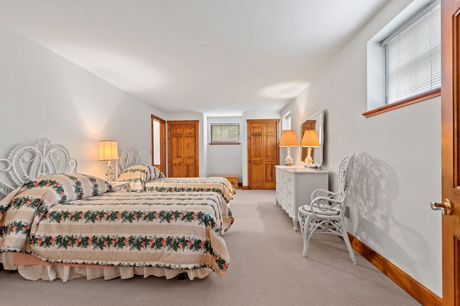 321 BRAEBOURNE Court, Green Bay, WI 54301, 54301