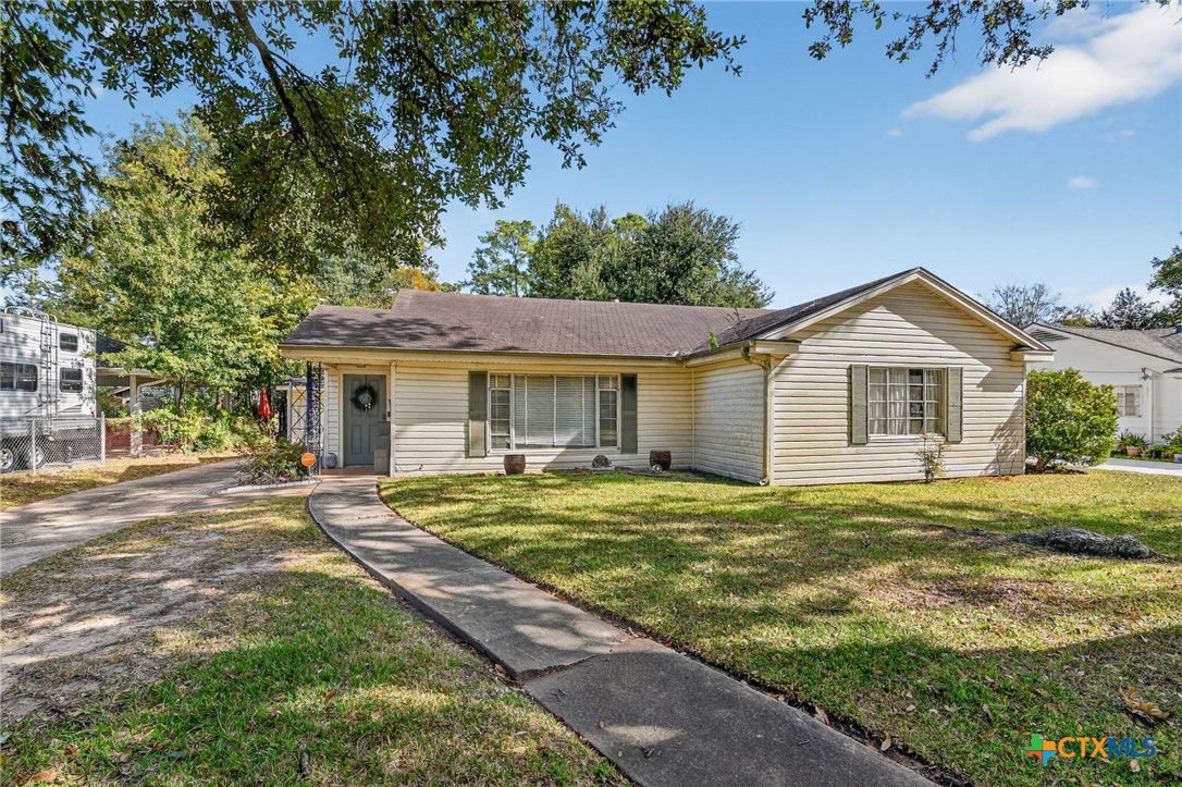 2850 Lakeview Circle, Beaumont, 77703
