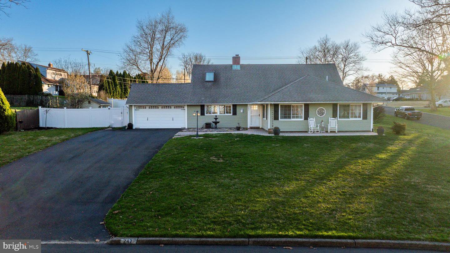 247 Snowball Drive, Levittown, 19056