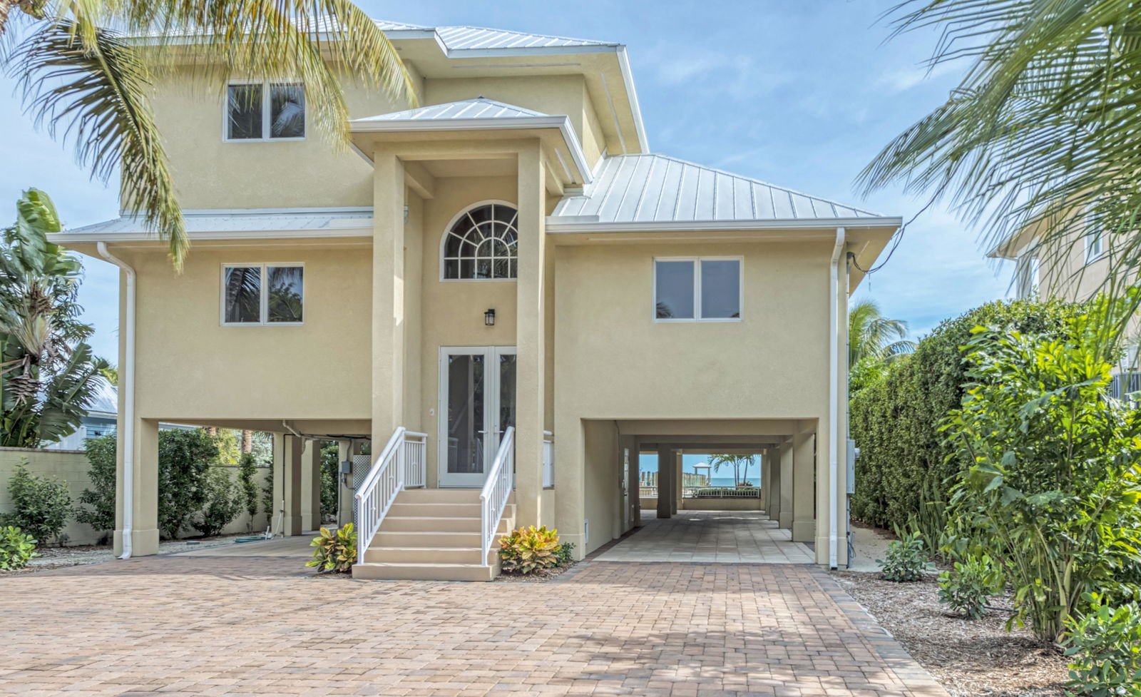 875 E Shore Drive, Summerland, 33042